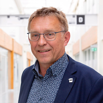 DOVY MAAKT HAAR FABRIEK VAN DE TOEKOMST ZOALS ZIJ DIE VOOR ZICHZELF ZOU ...